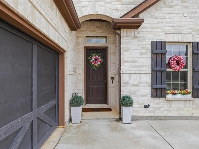 616 Lake Cove Drive