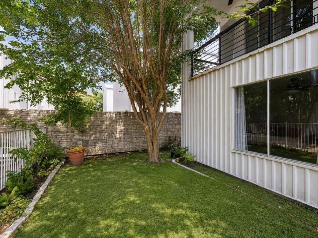 616 Lester Street