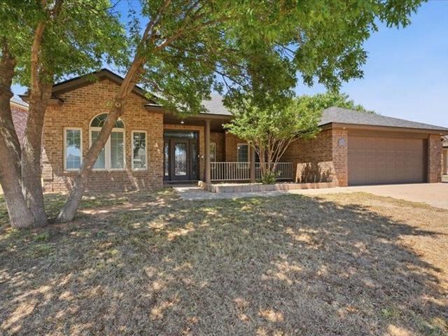 616 N 8th St, Wolfforth, TX 79382