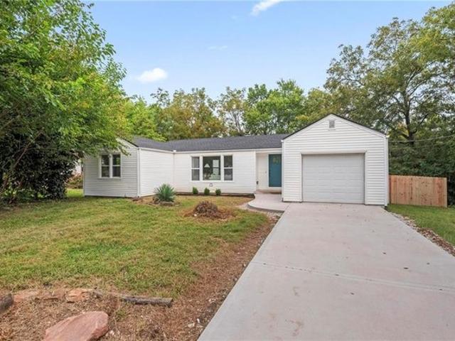 616 N Willie St, Olathe, KS 66061