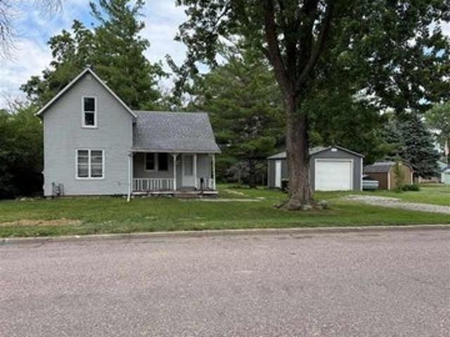 616 N Dewey St, Fairmont, MN 56031