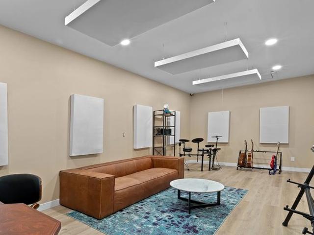 616 N Hobart Blvd, Los Angeles, CA 90004