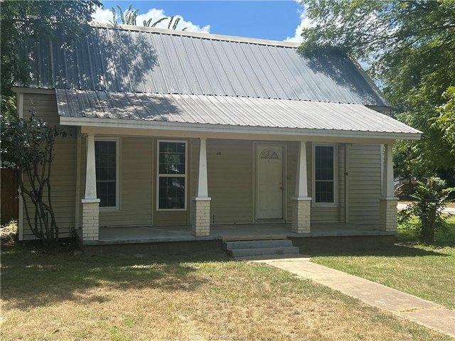 616 N Sharp St, Franklin, TX 77856