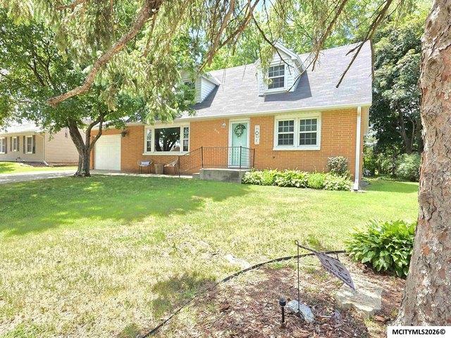 616 S Indiana Ave, Mason City, IA 50401