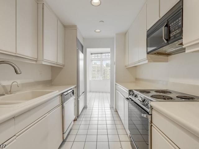 616 S Orange Ave, 4E #