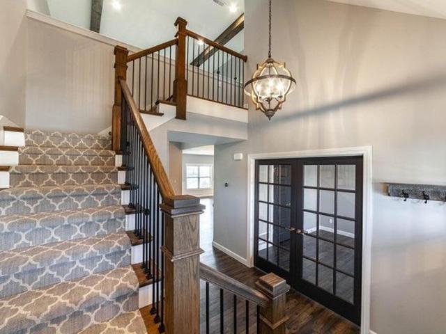 616 Sahalee Ct, Columbia, MO 65201