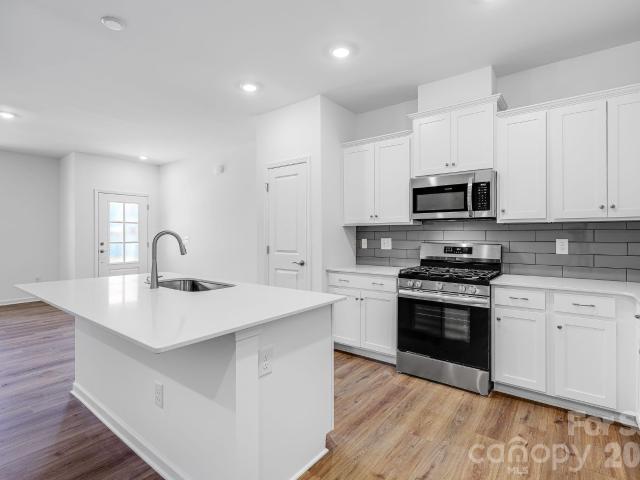616 Sparano Loop