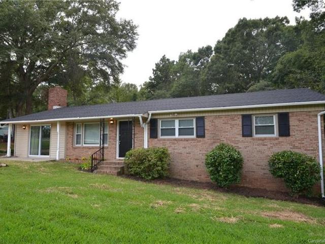 616 Sunset Cir, Lancaster, SC 29720