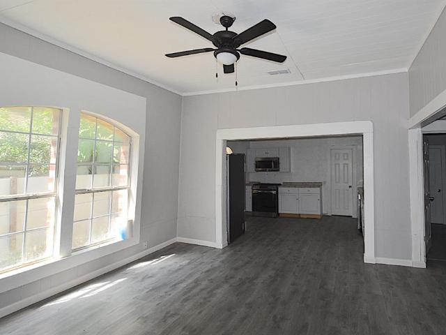 616 Parkview Ave, Dallas, TX 75223 | MLS #21182 | Compass