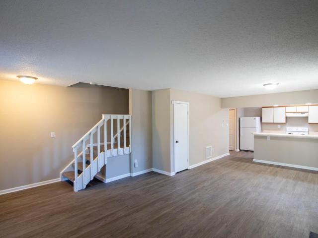 616 Ridge CIR