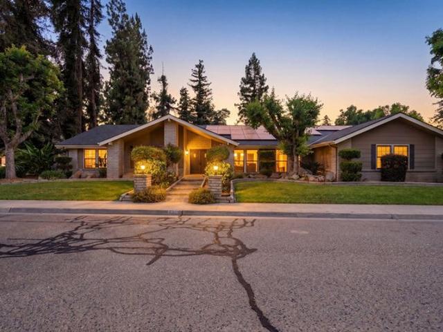 616 W Victor Ave, Visalia, CA 93277