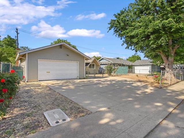 616 W Lincoln Rd, Stockton, CA 95207