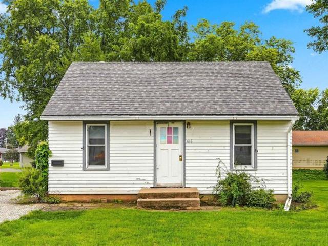 616 W Prospect St, New Hampton, IA 50659