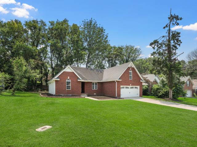 616 Woodland Hills Dr