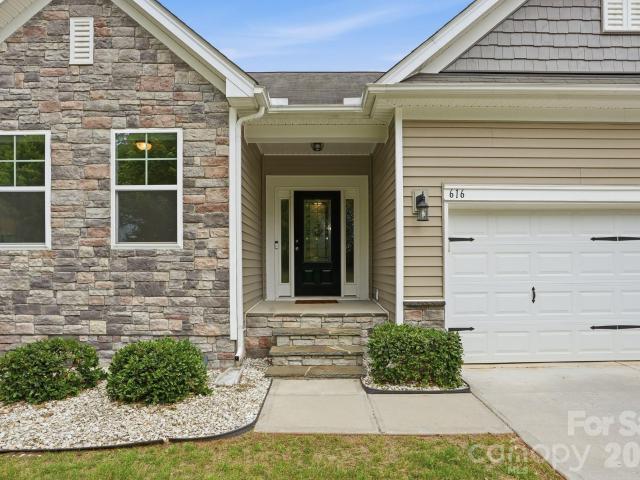 616 Winter Walk Lane