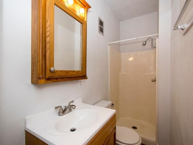 616HE Studio Apartment for Rent at 616 W Healey St, Champaign, IL 61820
