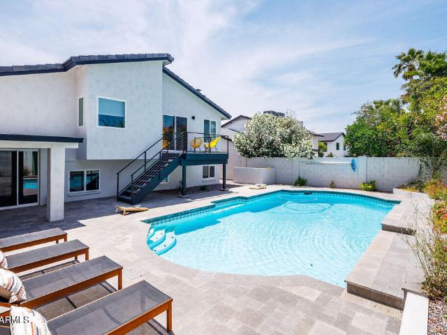 6174 e janice way