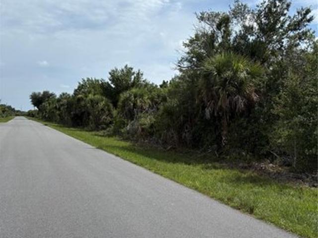 6175 McAllen St, Port Charlotte, FL 33981