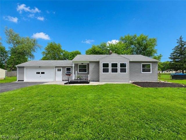 6175 Jaycox Rd, North Ridgeville, OH 44039