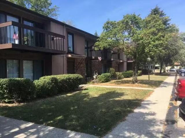 6175 W Cold Spring Rd, Greenfield, WI 53220 MLS #1914982