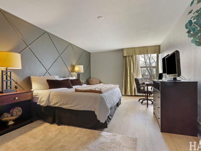 6175 W Grand Avenue # 4009