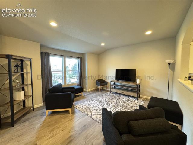 6175 White Wolf Point