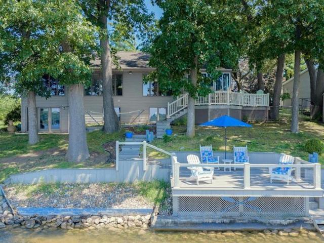 61763 Crestlane Dr, Sturgis, MI 49091
