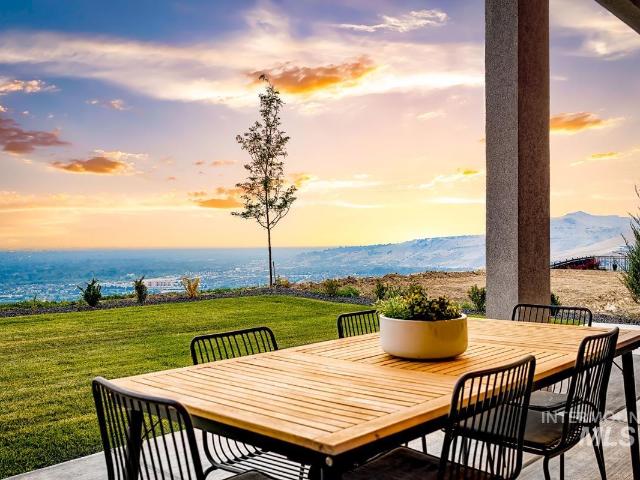 6177 E Prominence