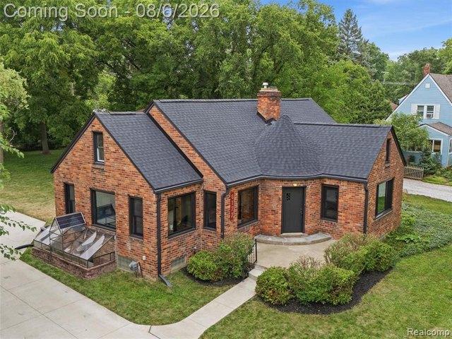 6177 Livernois Rd, Troy, MI 48098