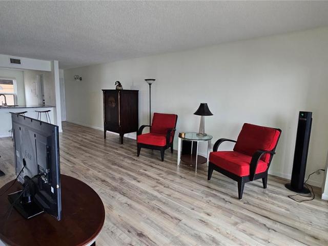 6177 Sun Blvd, Unit 108, St. Petersburg, FL 33715 | Compass
