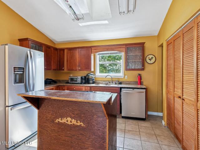 6178 Pontiac Drive