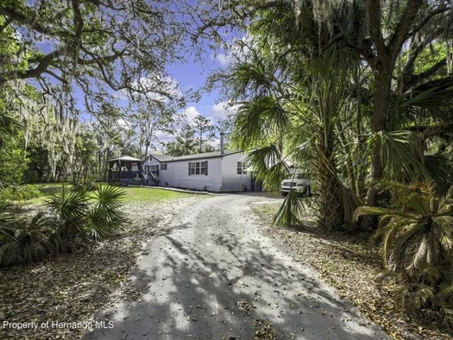 6171 S Lisa Pt, Homosassa, FL 34446