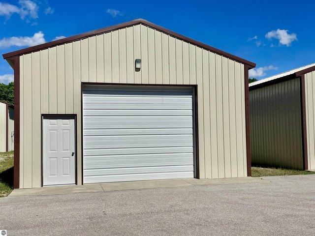 6173 Shanty Creek Rd, Bellaire, MI 49615