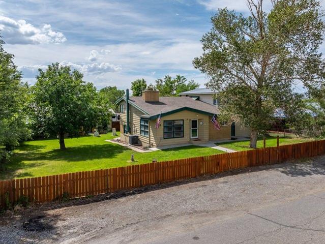 617 California St, Shoshoni, WY 82649