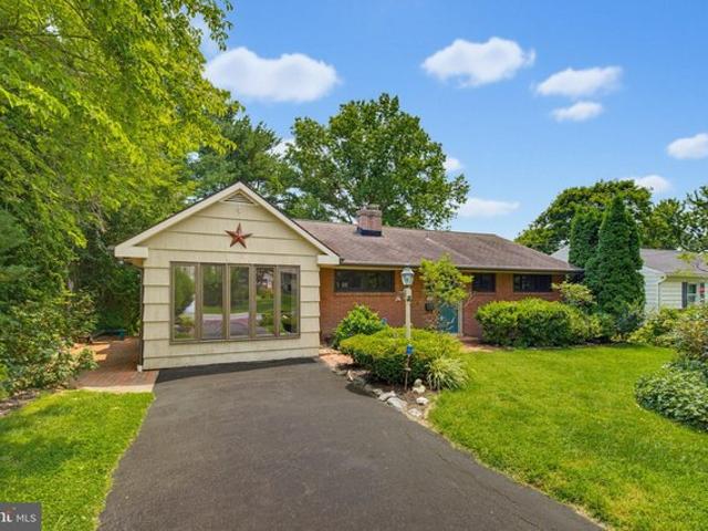 617 Capri Rd, Lancaster, PA 17603