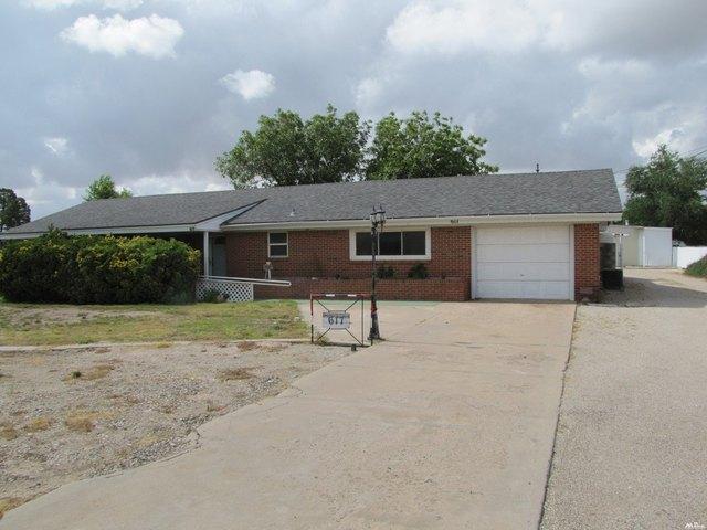 617 Broom Dr W, Hobbs, NM 88240