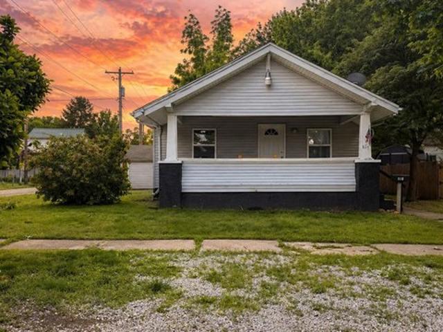 617 E 4th St, Centralia, IL 62801