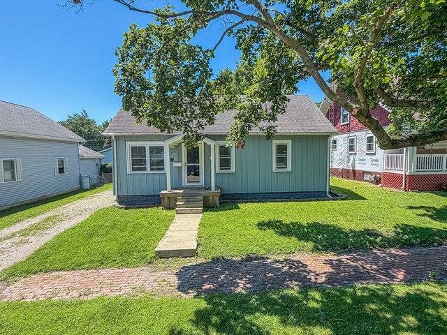 617 Edgar Ave, Mattoon, IL 61938
