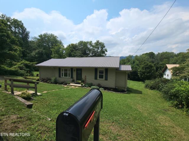 617 Hillside Rd