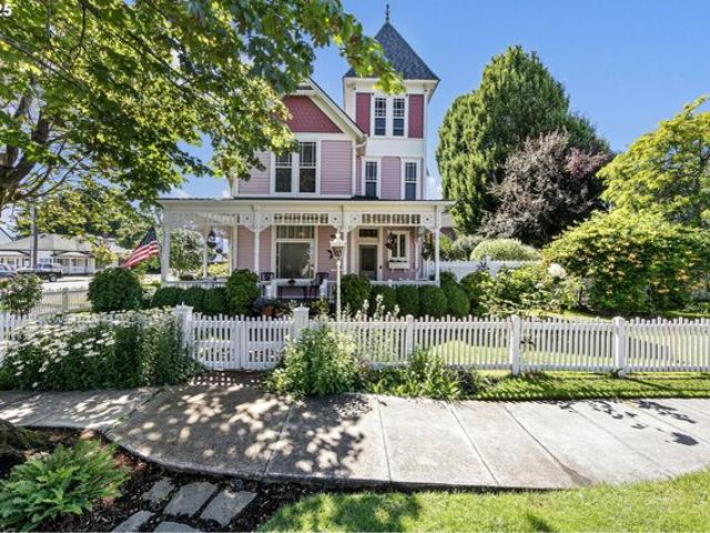 617 Juniper St, Junction City, OR 97448