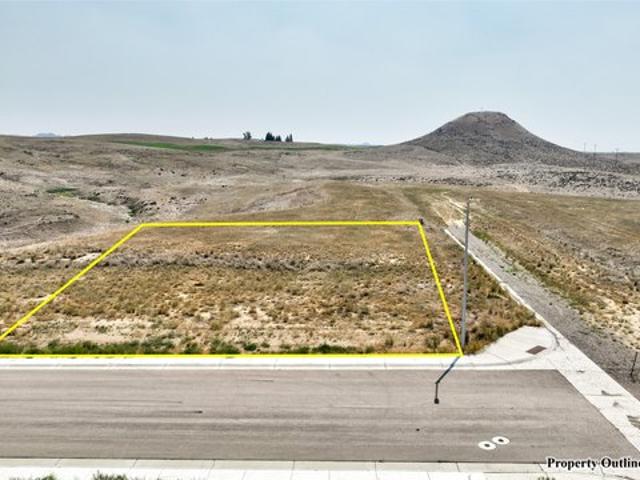 617 Mountain Shadow Dr, Gillette, WY 82718