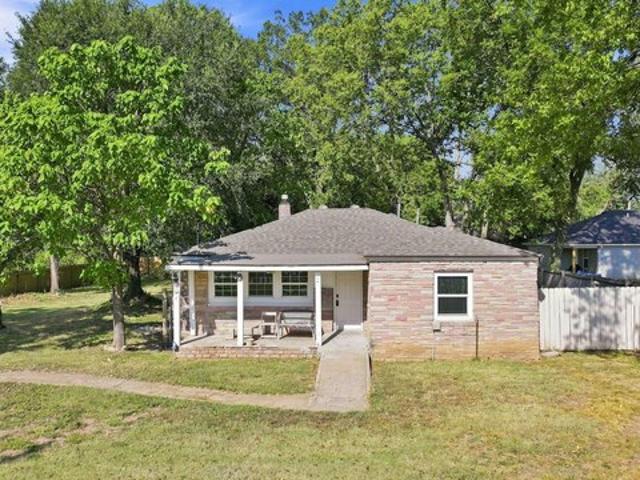 617 N Hillcrest Ave, Springfield, MO 65802