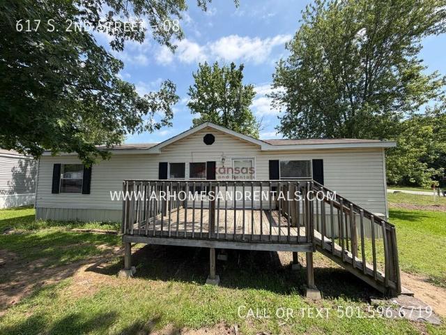 617 S. 2nd Street Unit 08 | 3 Bedrooms | 2 Bathrooms 1/2 Off First Month's Rent!