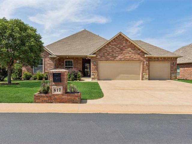 617 Spavinaw Ln, Edmond, OK 73025