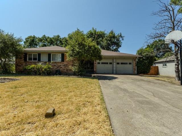 617 Parkview Ln, Richardson, TX 75080