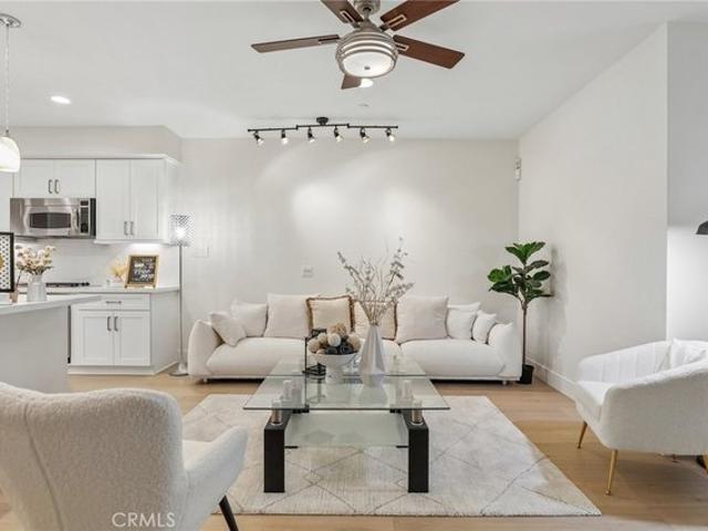 617 Rockefeller, Irvine, CA 92612
