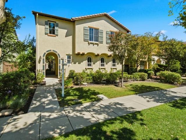 617 W Esplanade Dr, Mountain House, CA 95391
