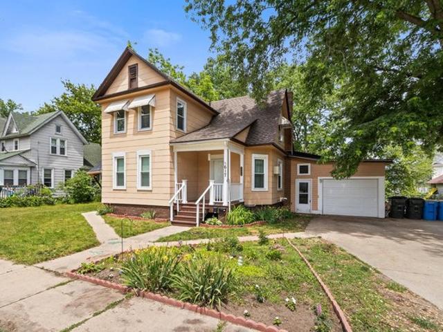 617 W Franklin St, Portage, WI 53901