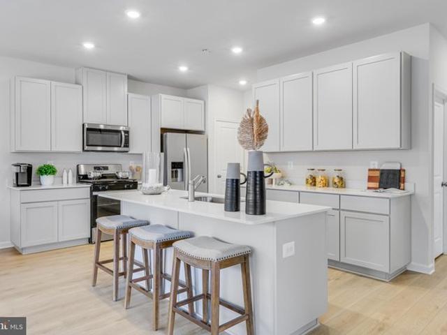 617 W North St, Smyrna, DE 19977