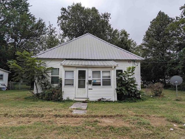 617 W Oak St, Bicknell, IN 47512